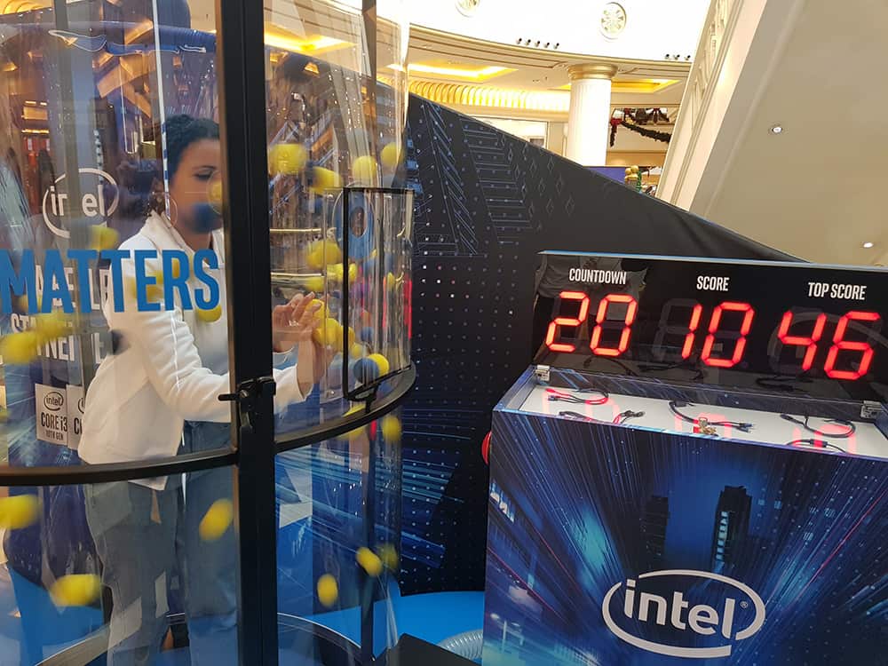 Intel Xmas Tour 2019 - Dot Shell